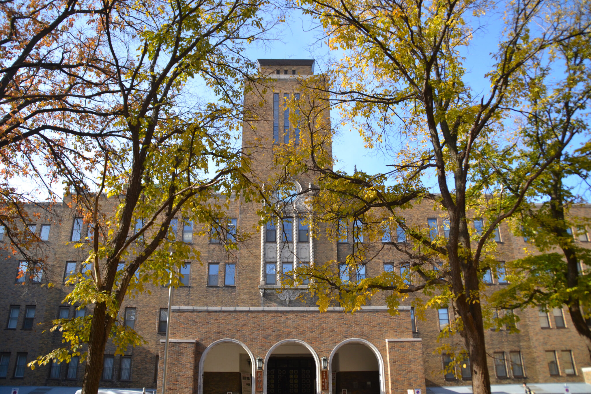 【札幌の紅葉】北大のイチョウ並木や秋のキャンパス内の見どころを紹介 | Kitaiko